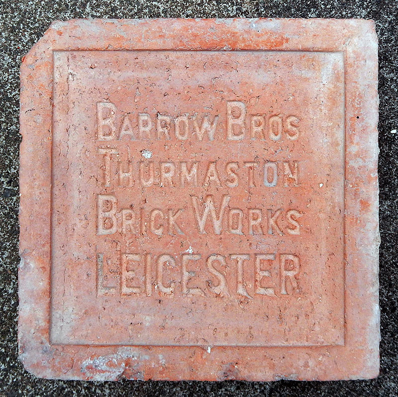 Old Bricks:England 4-2 Samuel Barnett to Batchelar & Fenton