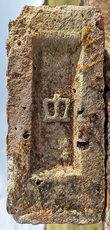 Old Bricks:England 5b-6 - Crossling to