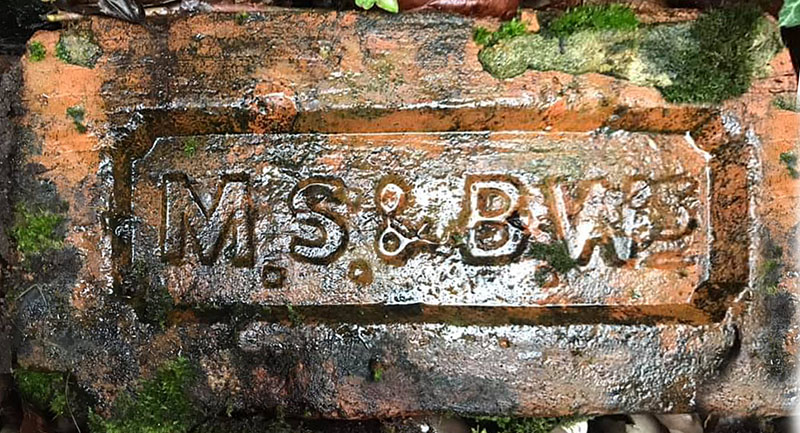 Old Bricks:England 15: M