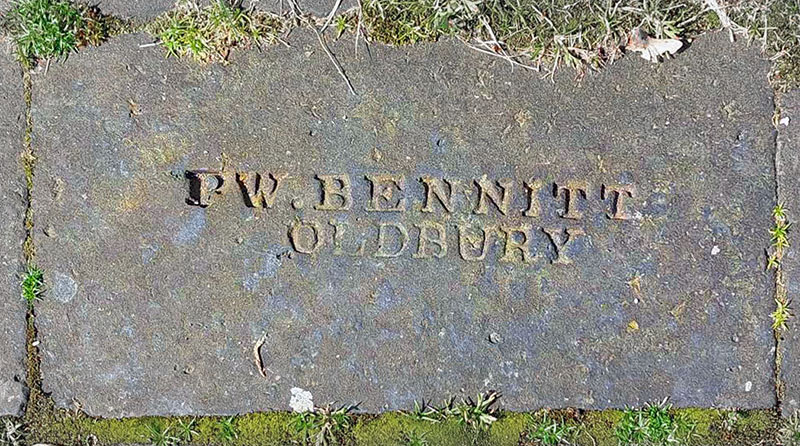 Old Bricks:England 4-5 P W Bennitt to R Berry